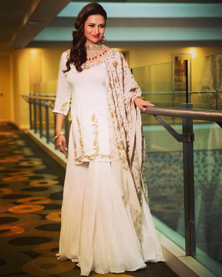 Divyanka Tripathi Desi-Modern Wardrobe Outfits And Looks - K4 Fashion