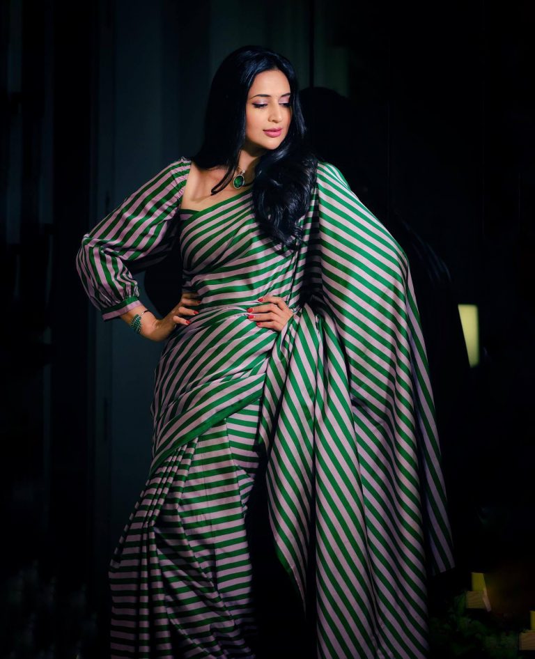 Divyanka Tripathi Desi-Modern Wardrobe Outfits And Looks - K4 Fashion