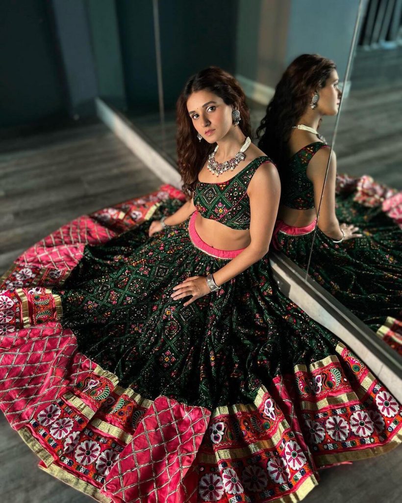 Shakti Mohan Ethnical And Western Wardrobe : Looks And Outfits - K4 Fashion