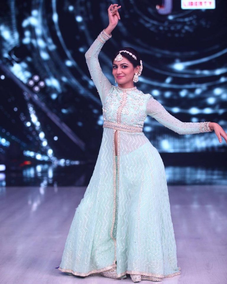 Sriti Jha Mesmerizing Ethnic And Western Outfits - K4 Fashion