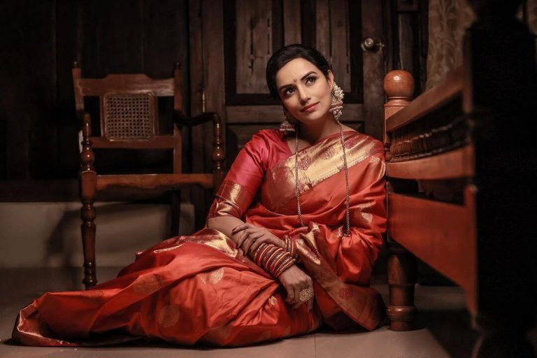 Shwetha Menon Traditional Stylish Outfits And Looks - K4 Fashion
