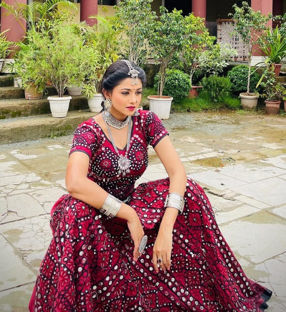 Tanvi Dogra Awed Us With Her Incredible : Outfits And Looks - K4 Fashion