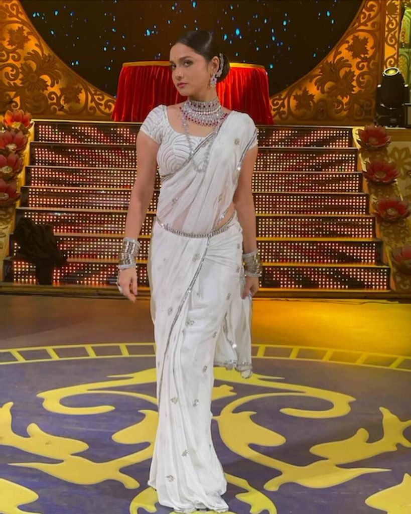Ankita Lokhande Mesmerizing Traditional, Modern Looks And Outfits - K4 ...