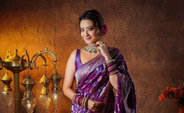 Madalsa Sharma Stylish Outfits And Looks - K4 Fashion