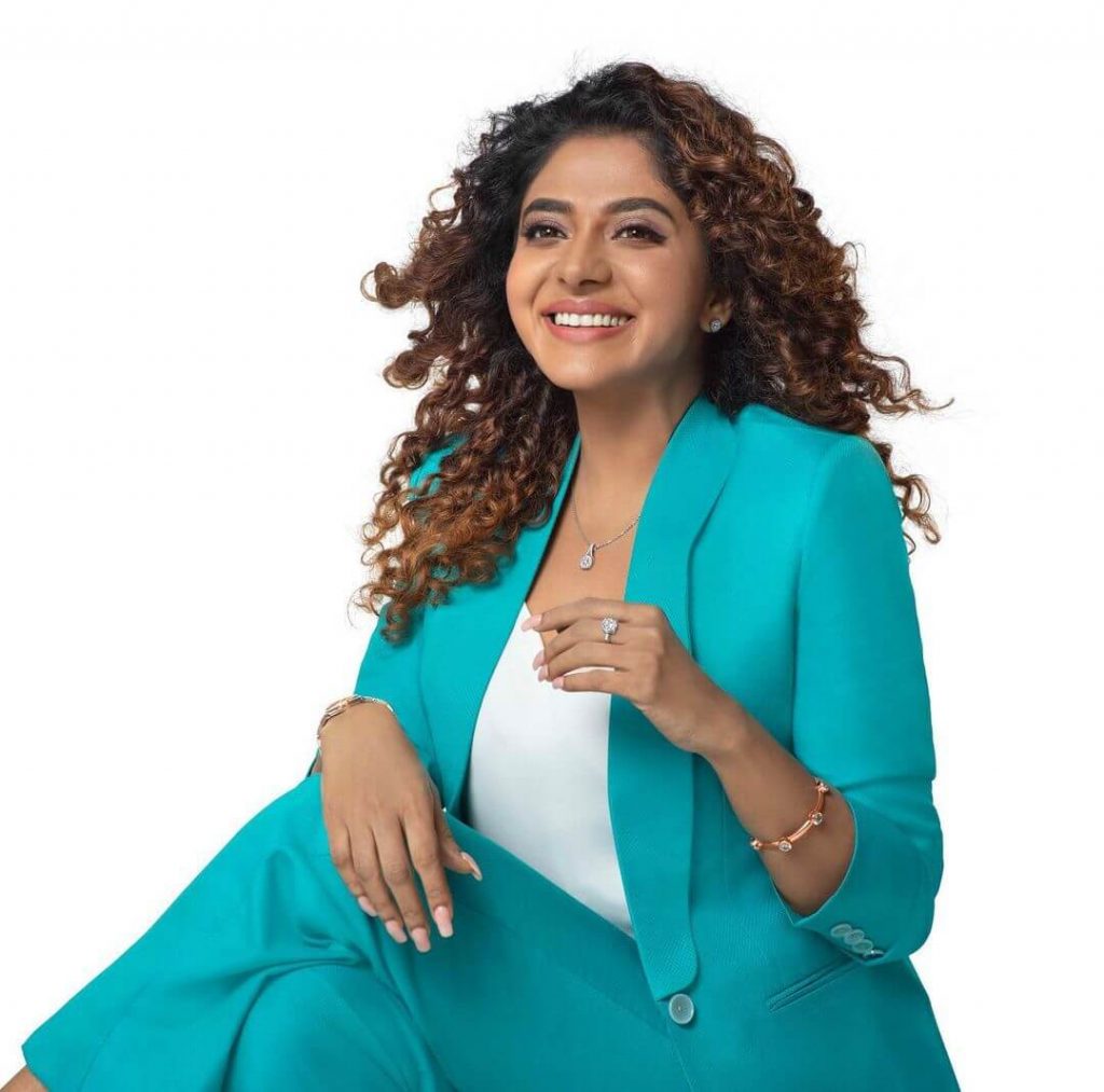 Poornima Indrajith Slayed Her Traditional, Western Outfits And Looks ...