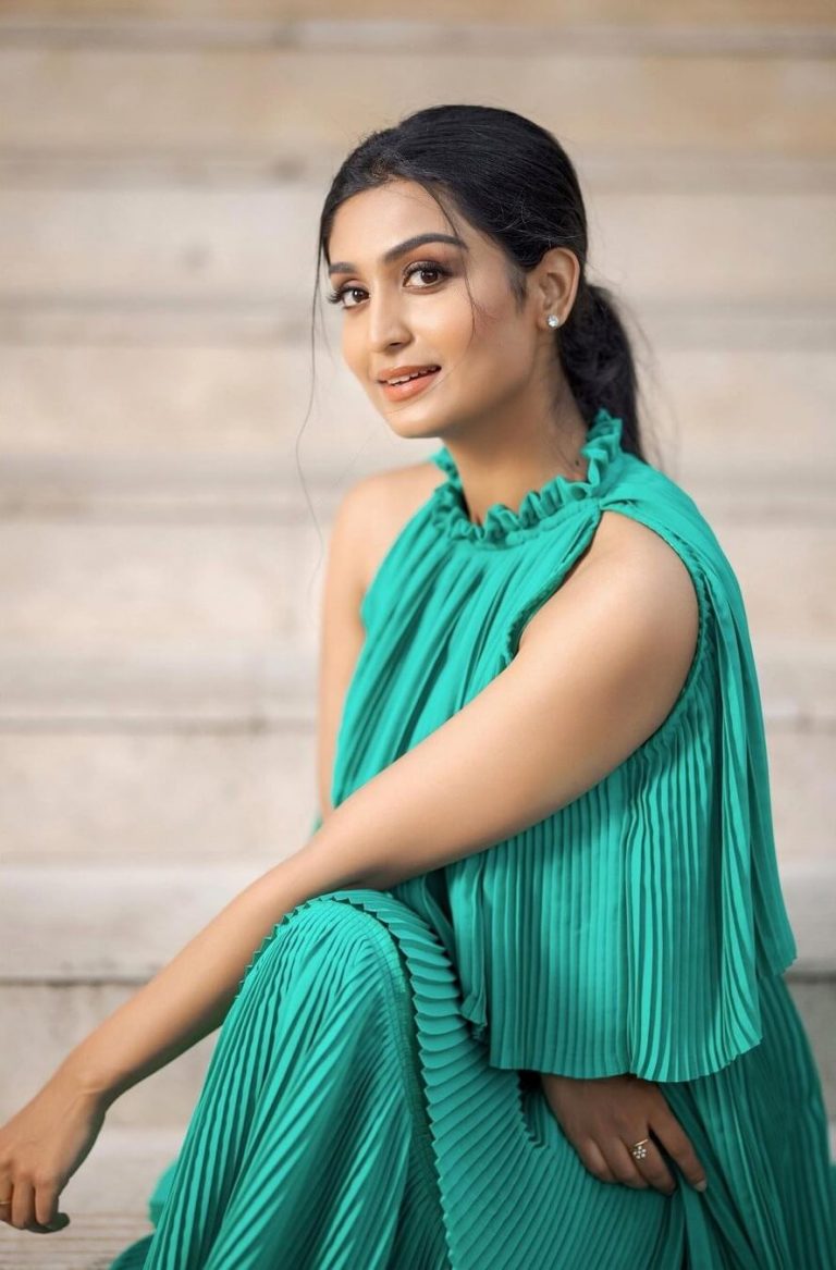 Rachel David Astonishing Ethnic, Western Looks, And Outfits - K4 Fashion