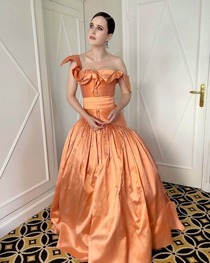 Rachel Brosnahan - Outfits, Style, & Looks - K4 Fashion