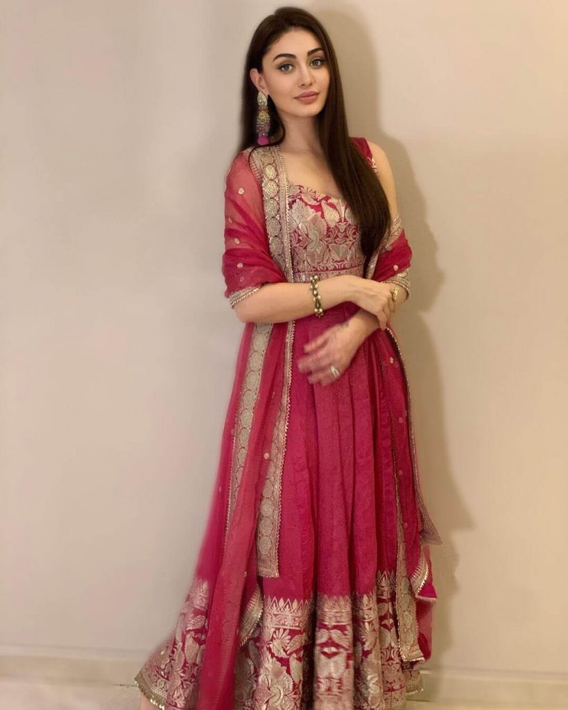 Shefali Jariwala Colourful Outfit Collection And Looks - K4 Fashion