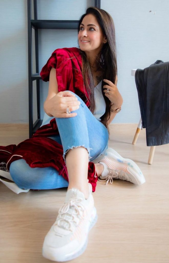 Simran Rishi Bagga Ethnical And Western Outfits - K4 Fashion