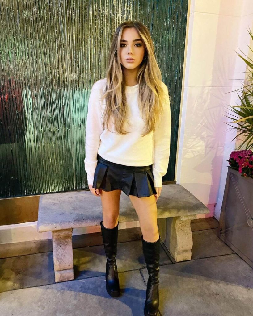 Alexa Nisenson - Outfits, Style, and Looks - K4 Fashion