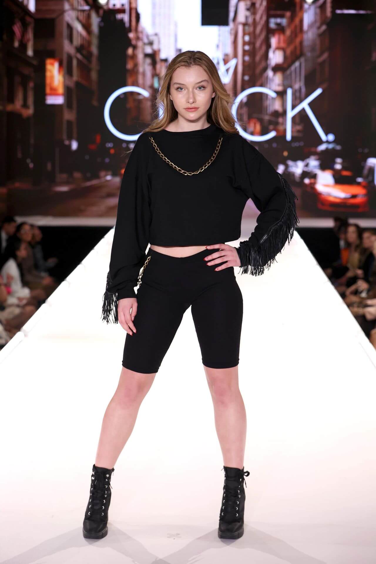 Alexandra Lenarchyk Outfits, Style and Looks - K4 Fashion