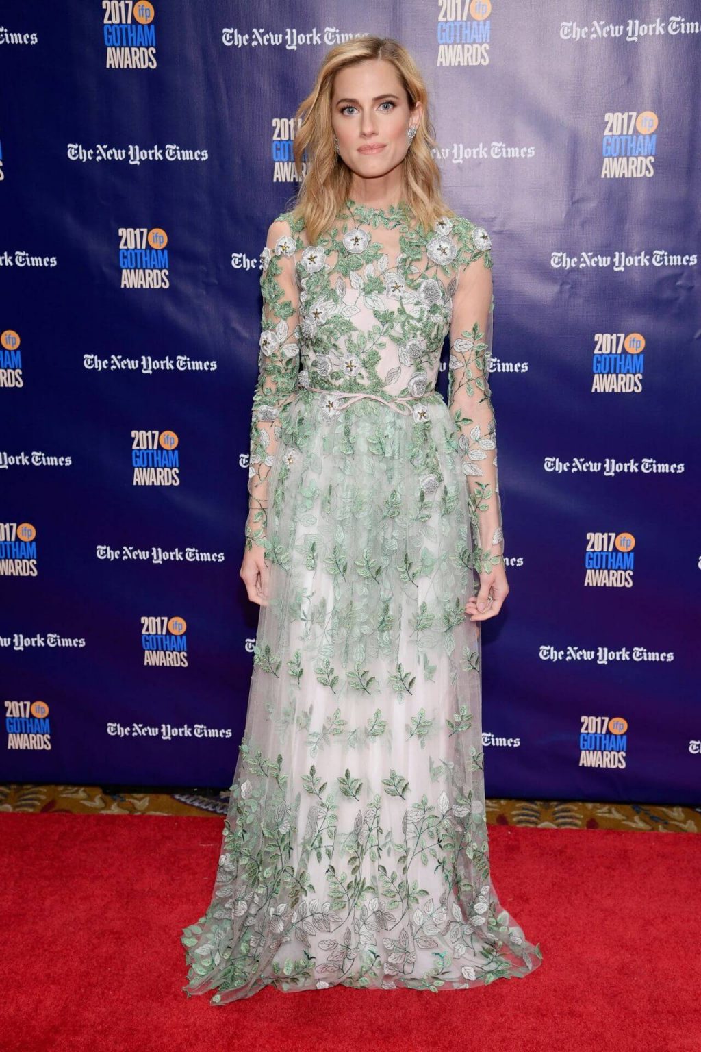 Allison Williams - Outfits, Style, and Looks - K4 Fashion