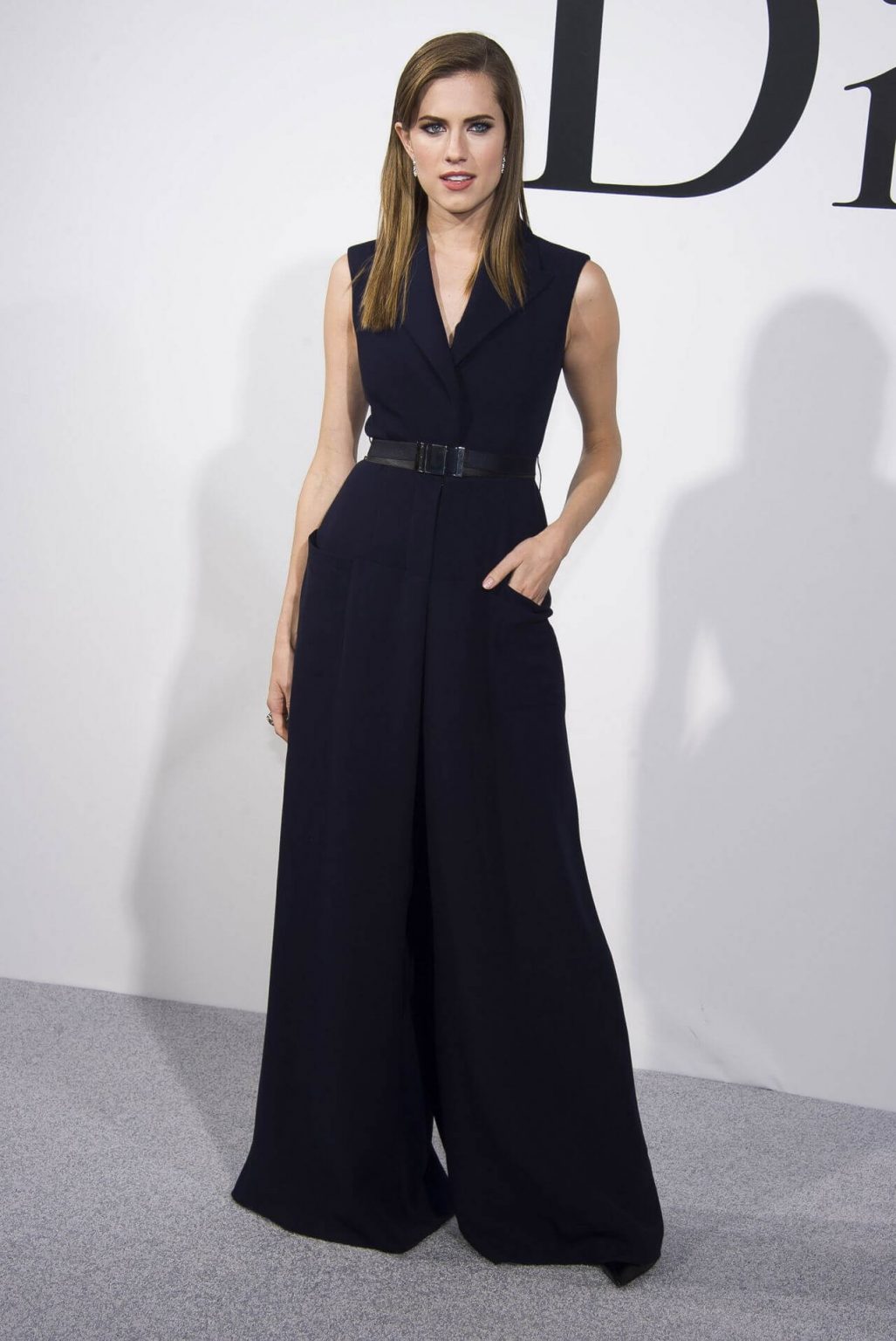 Allison Williams - Outfits, Style, and Looks - K4 Fashion