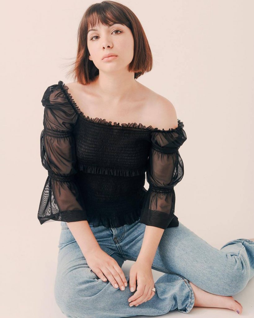 Hannah Marks - Outfits, Style, and Looks - K4 Fashion