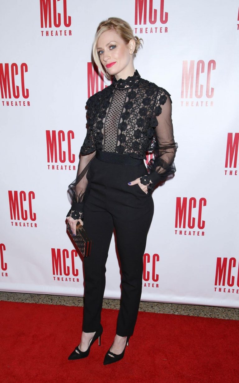 Beth Behrs - Outfits, Style, And Looks - K4 Fashion