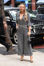 Blake Lively - Outfits, Style, And Looks - K4 Fashion