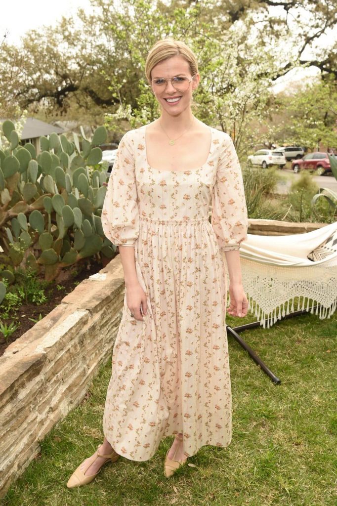 Brooklyn Decker - Outfits, Style, And Looks - K4 Fashion
