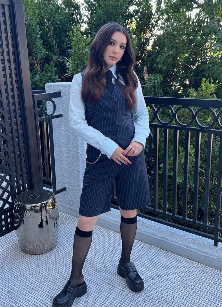 Hannah Marks - Outfits, Style, and Looks - K4 Fashion