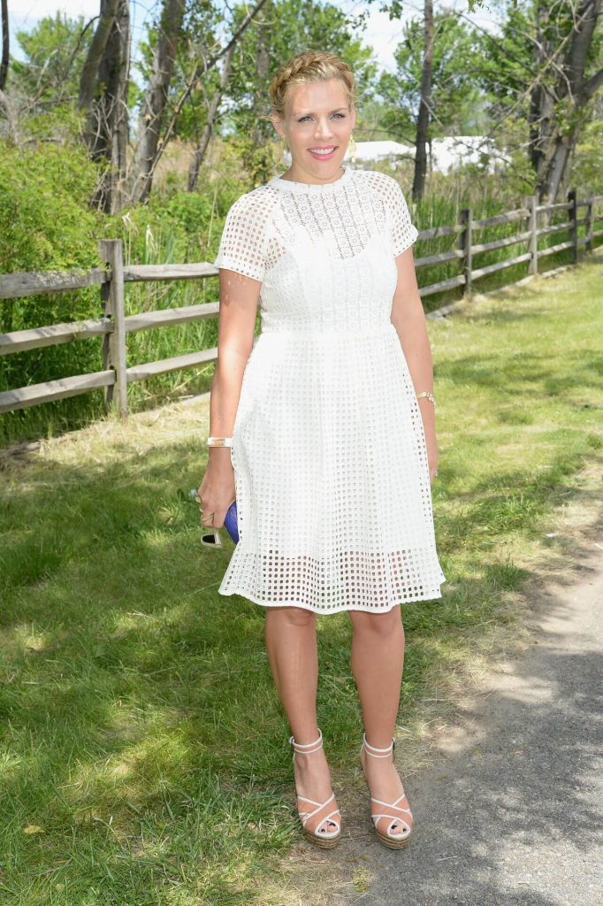 Busy Philipps - Outfits, Style, And Looks - K4 Fashion