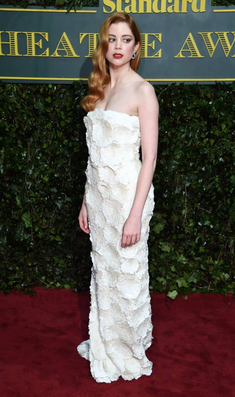 Charlotte Hope - Outfits , Style and Looks - K4 Fashion