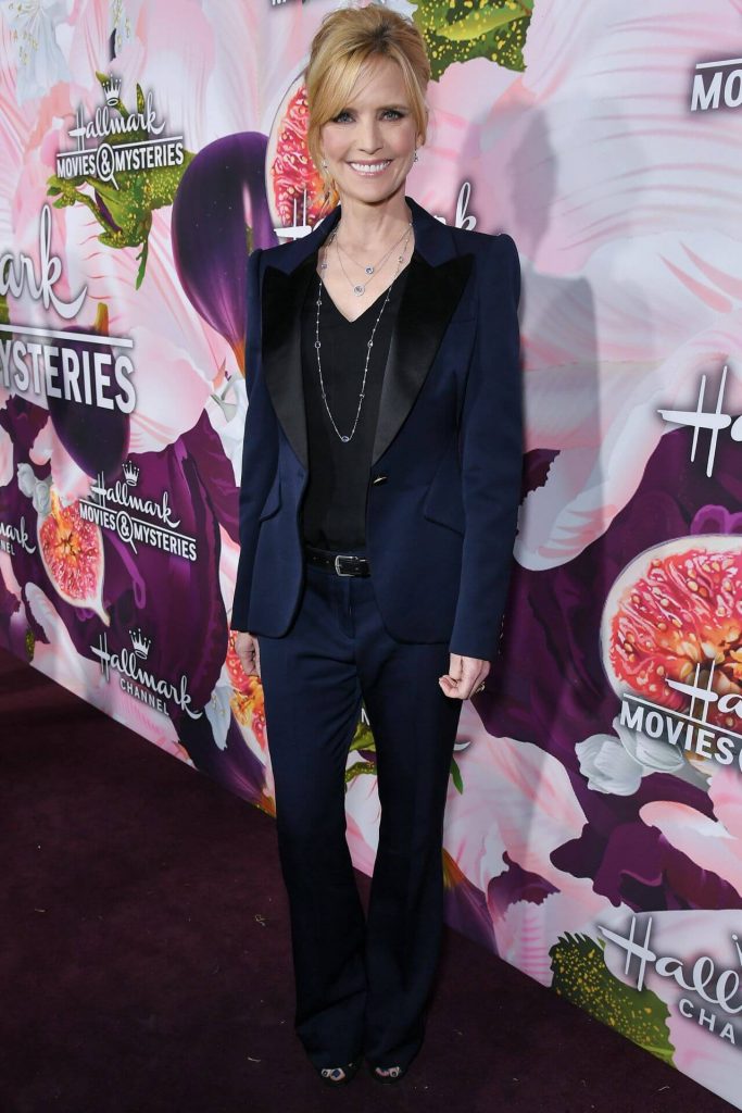 Courtney Thorne-Smith Minimalist Fashion Trend - K4 Fashion