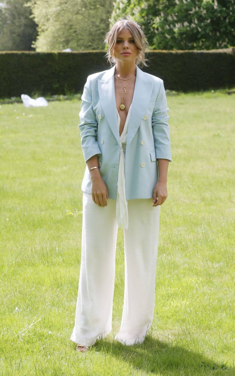 Chloe Lewis's Radiant Red Carpet Style - K4 Fashion
