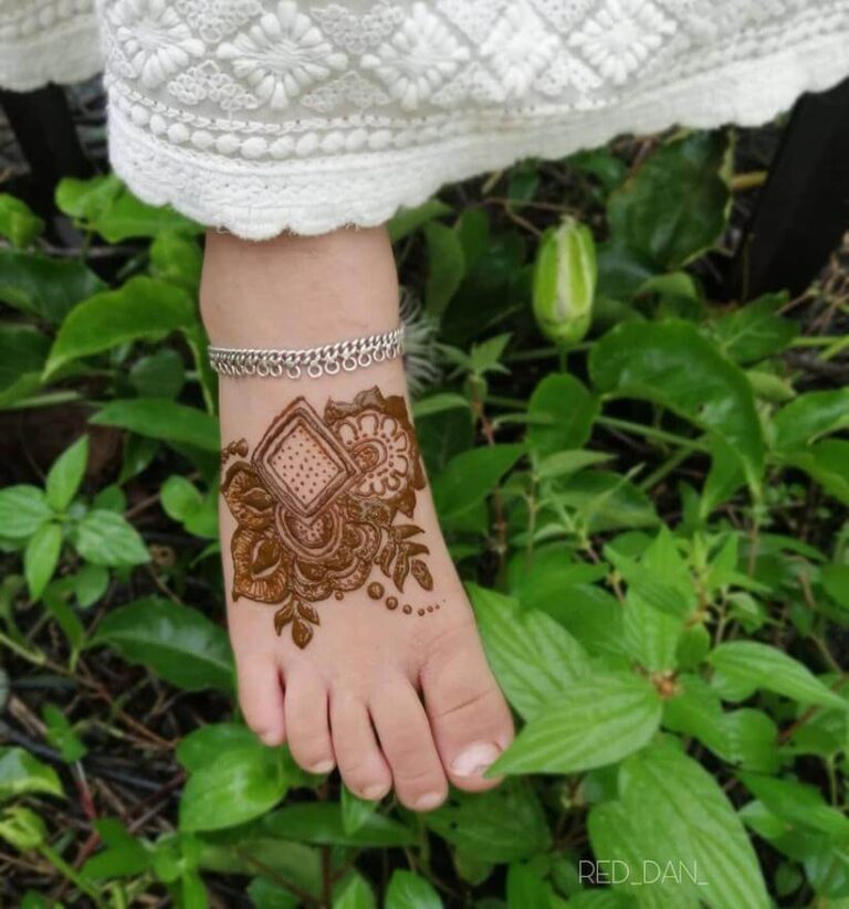 Simple Foot Mehndi Designs for Babies/Kids - K4 Fashion