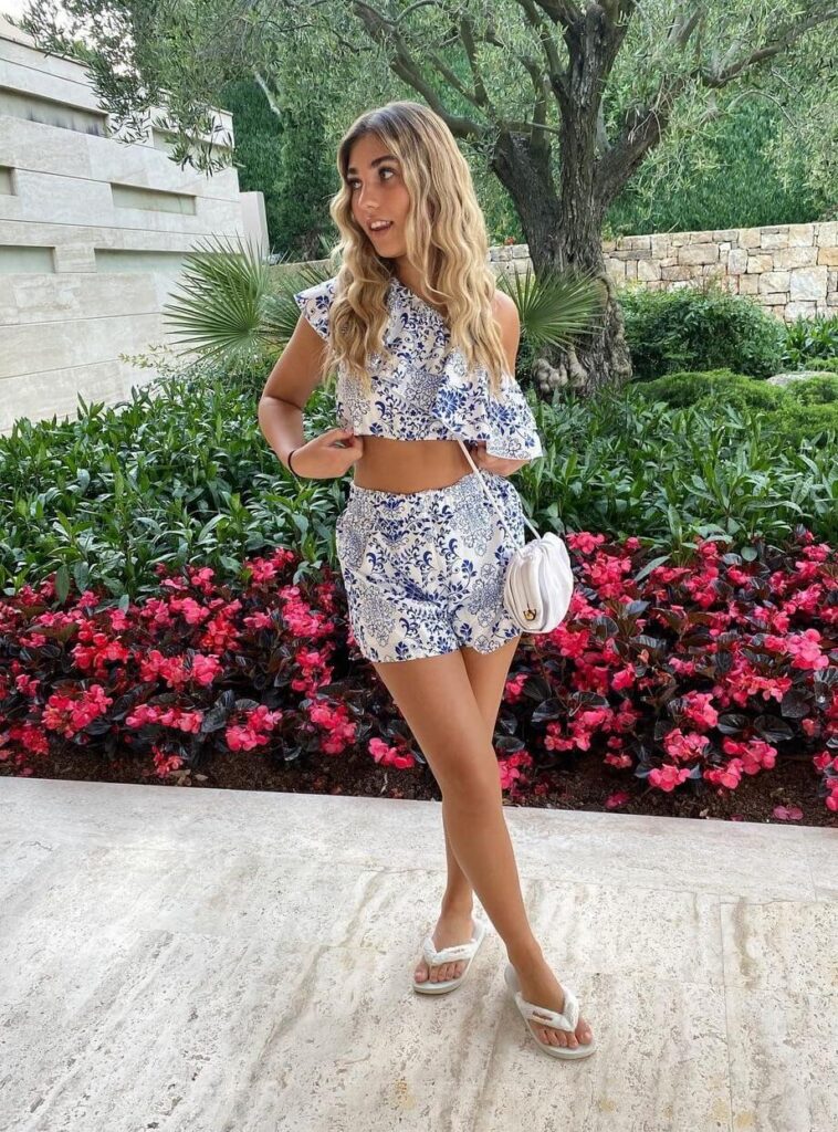 Rosie McClelland's Secret Chic Fashion and Stylish Outfits - K4 Fashion