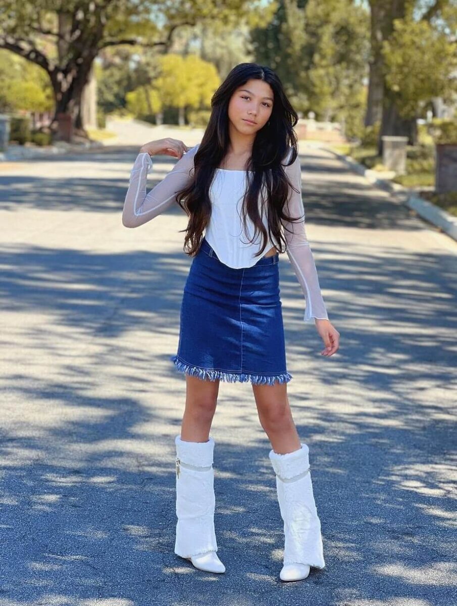 Txunamy Ortiz Stuns Stylish Outfits and Versatile Look - K4 Fashion