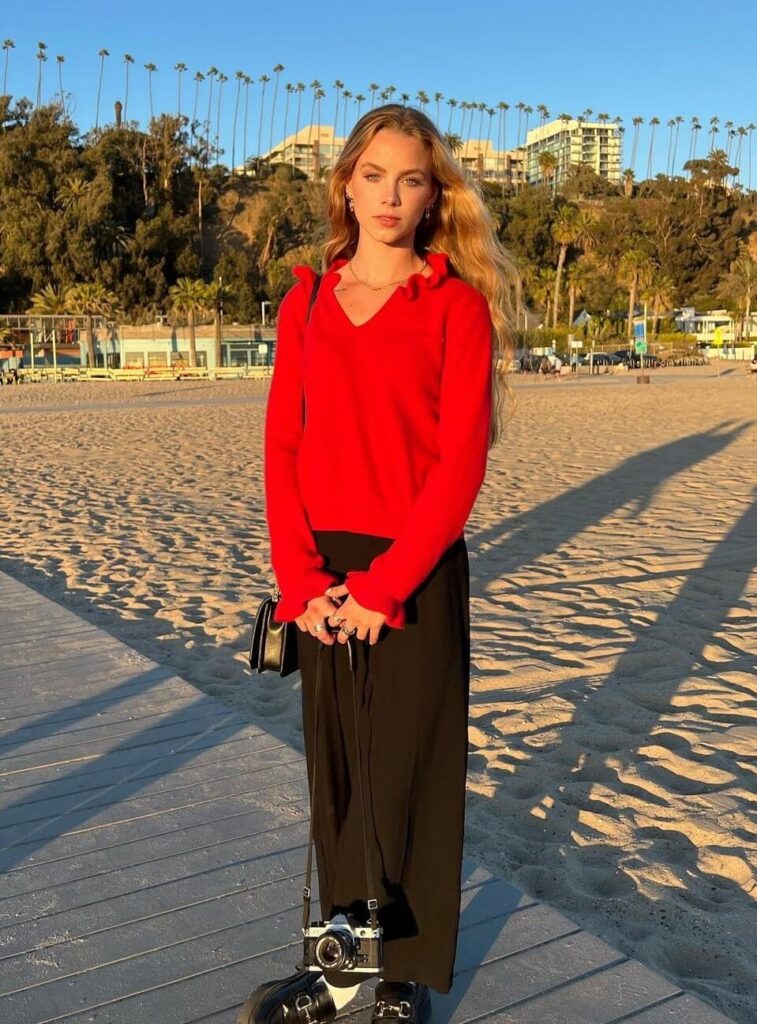 Anna Shumate's Unique Fashion Trends Outfits - K4 Fashion