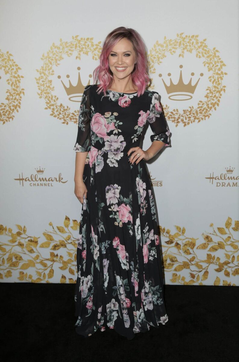 Emilie Ullerup Her Iconic and Sophisticated Outfits - K4 Fashion
