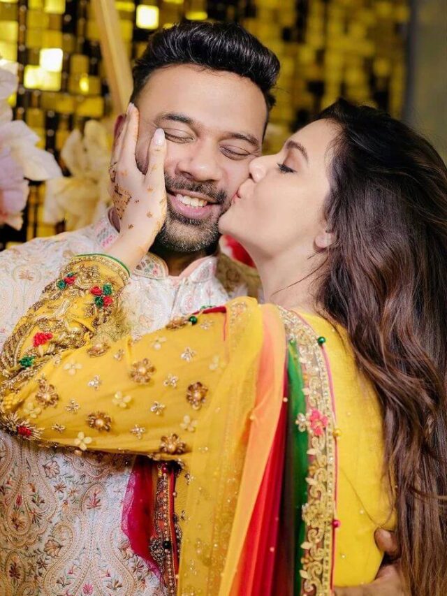 Divya Agarwal shared some beautiful pictures with her husband Apurva ...