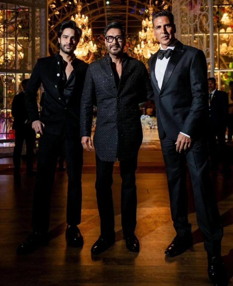 Akshay Kumar And Ajay Devgan - K4 Fashion