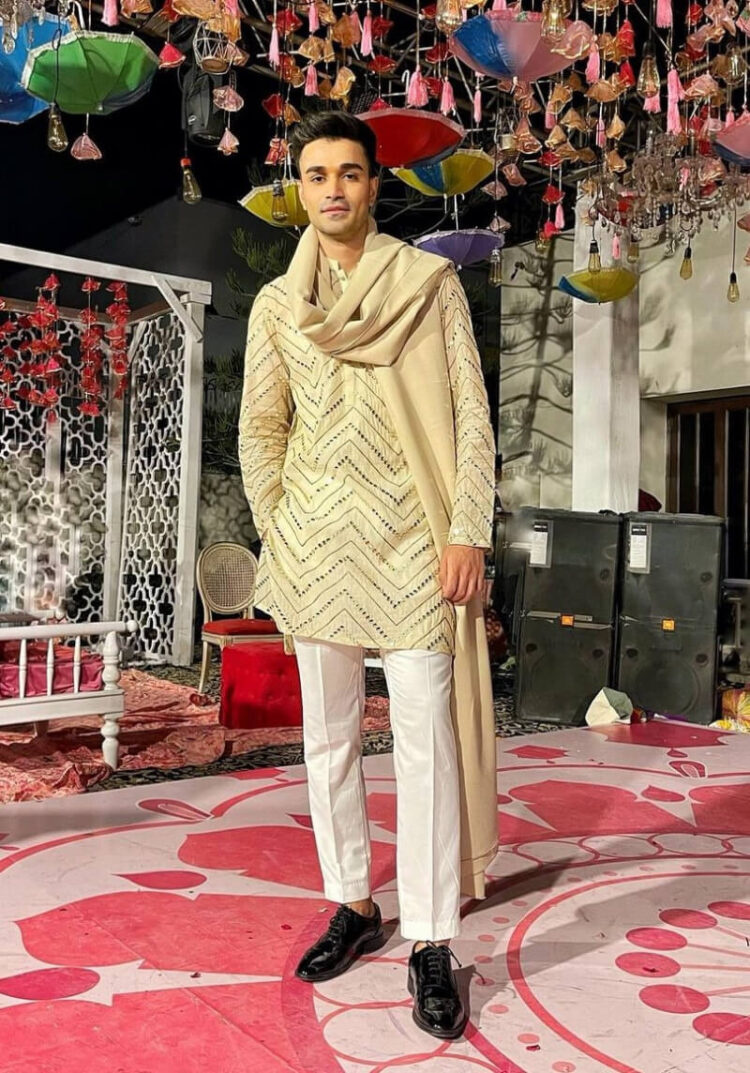 Sachal Afzal In Ethnic Kurta Set - K4 Fashion